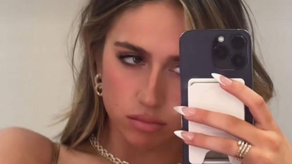 Tate McRae Serves Major Looks in Micro Shorts