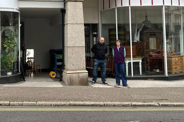 Increasingly aggressive rough sleeper intimidates customers and ...