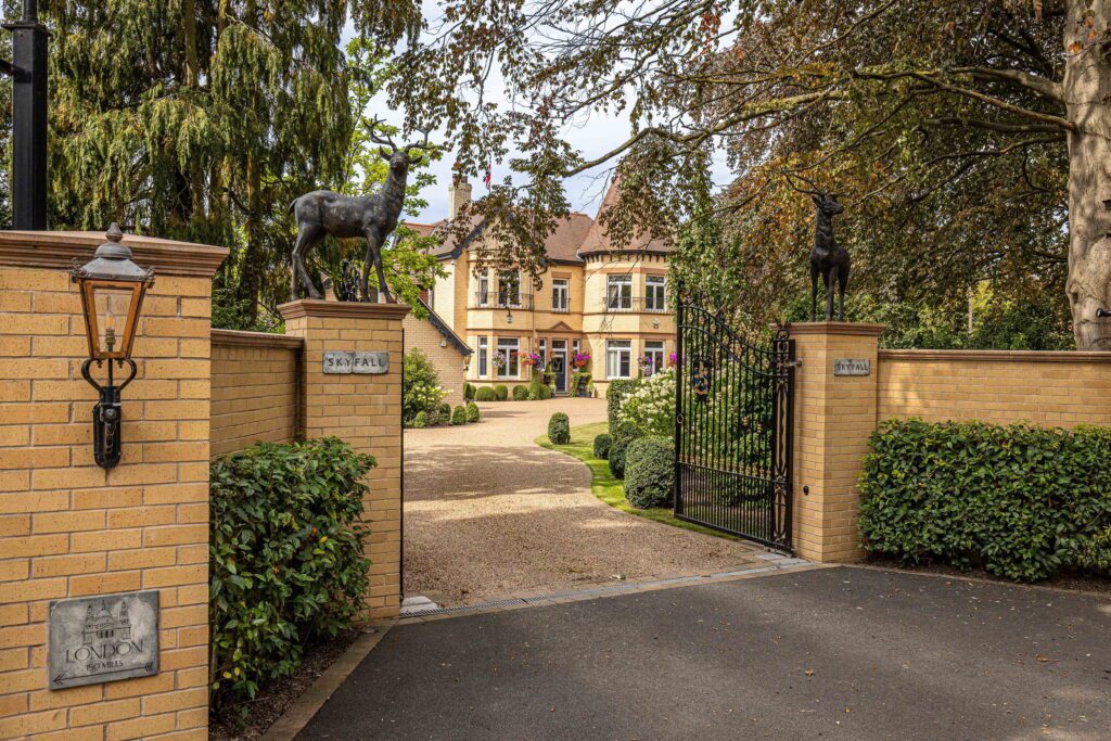 00-Heaven! James Bond-themed house called ‘Skyfall’ goes on market for £3m