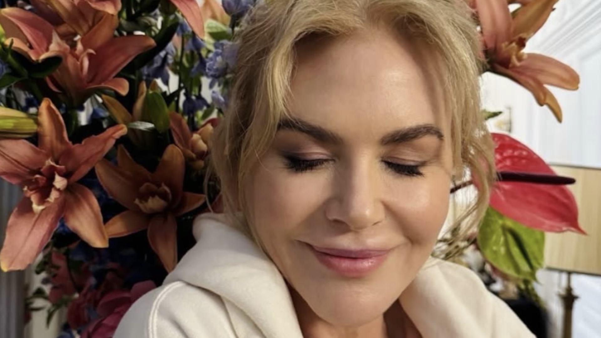 'Incredible elegance': At 58, Nicole Kidman shines in a figure-hugging ...