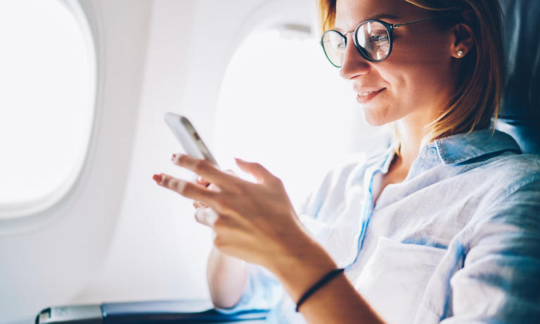 Pilot reveals what really happens when you don't put your phone on ...