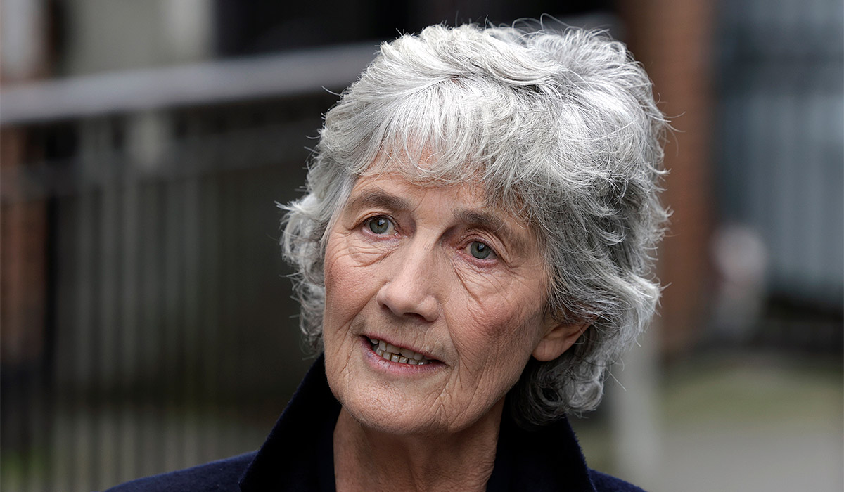 Catherine Connolly criticises Government plan to pay asylum seekers € ...