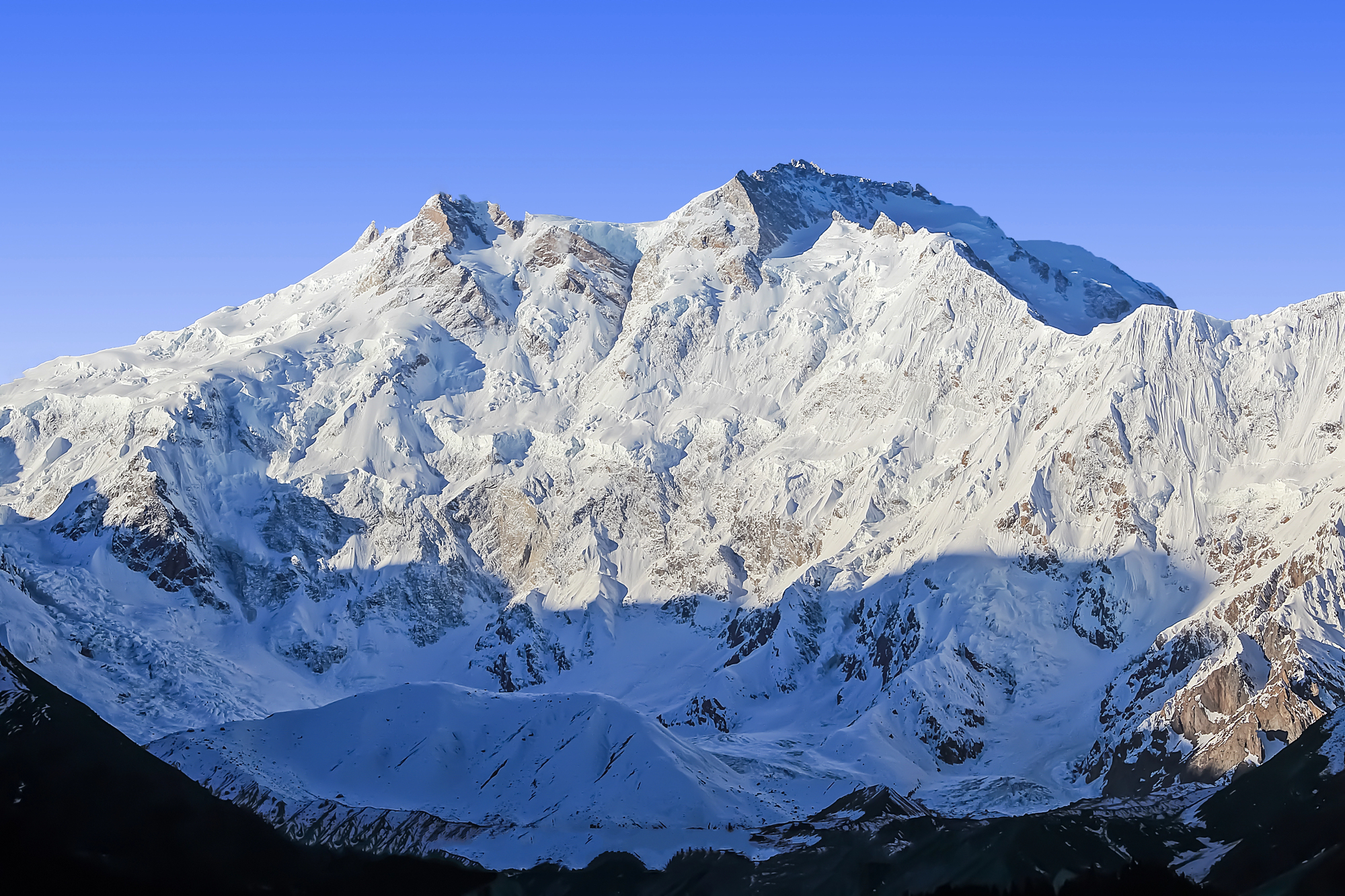 16 Mountains With Extreme Altitude Records