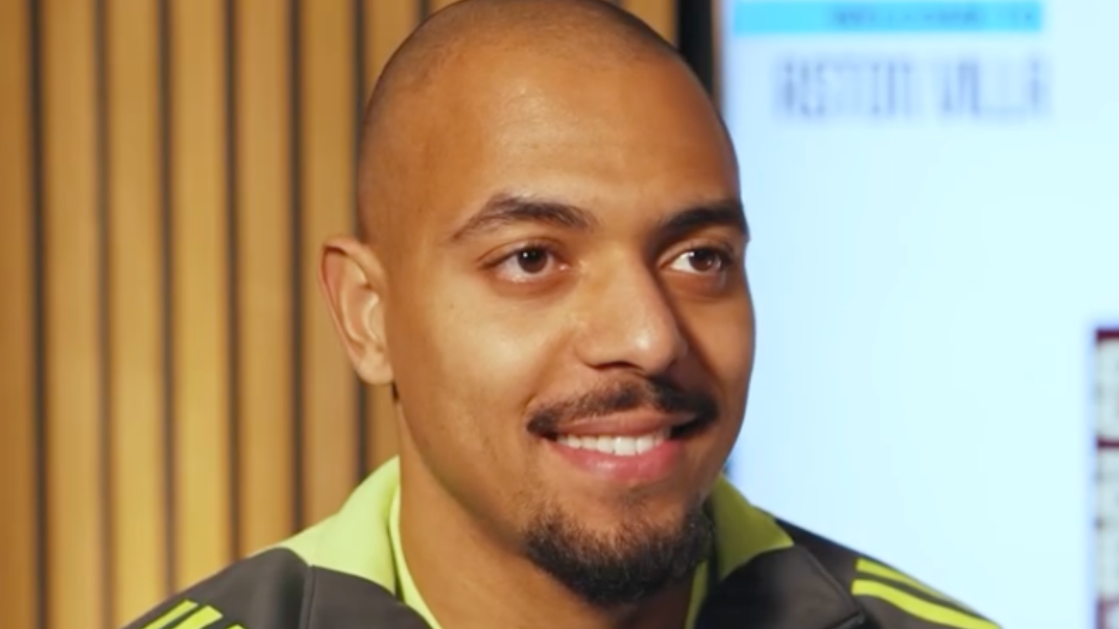 Deze knappe verschijning is de vrouw van Donyell Malen