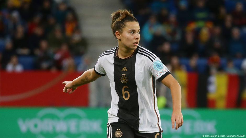 Women's football: Are Bayern Munich doing enough to keep up?