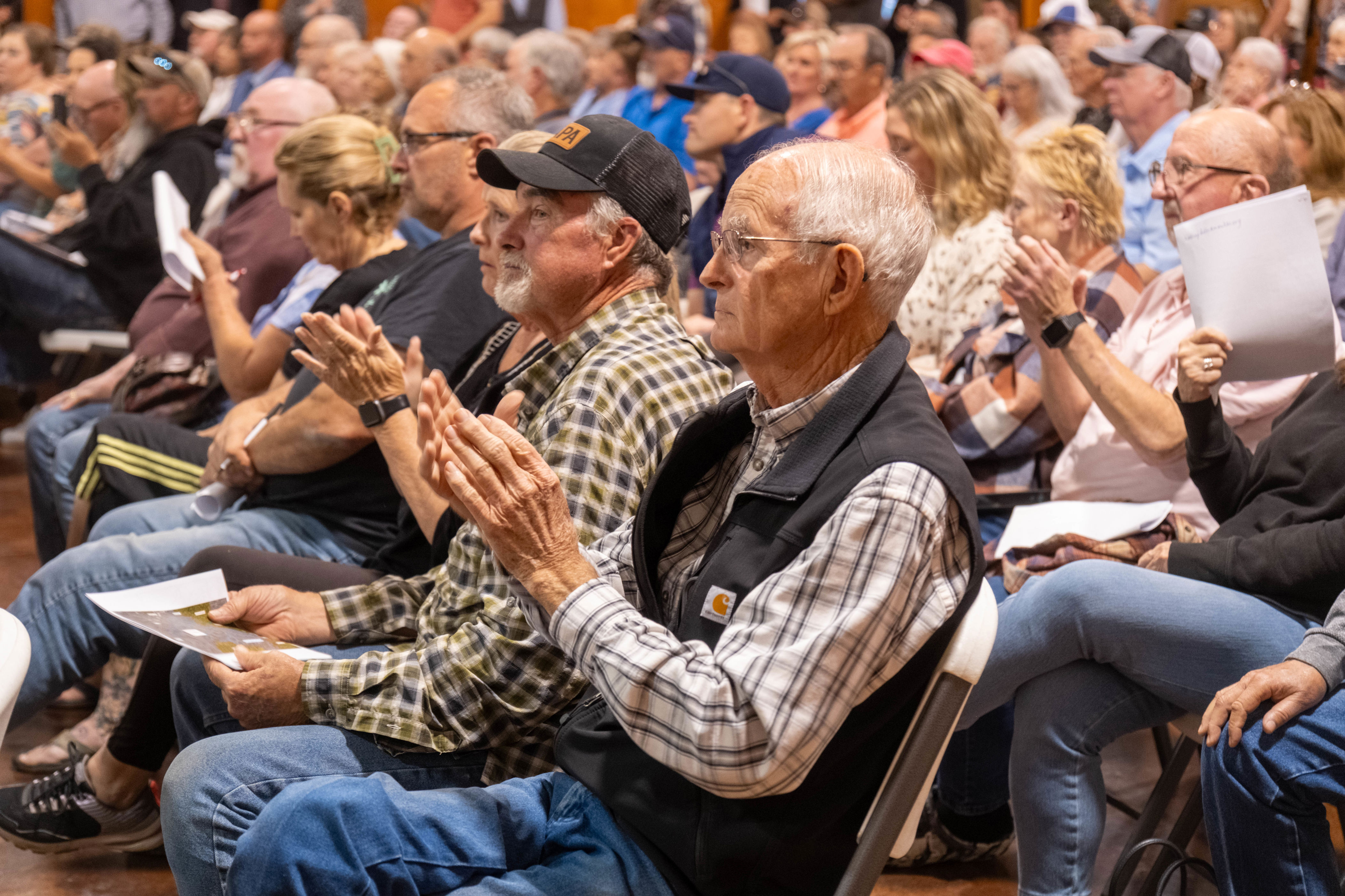 Residents pack church to oppose Xcel solar farm planned near Rolling Hills