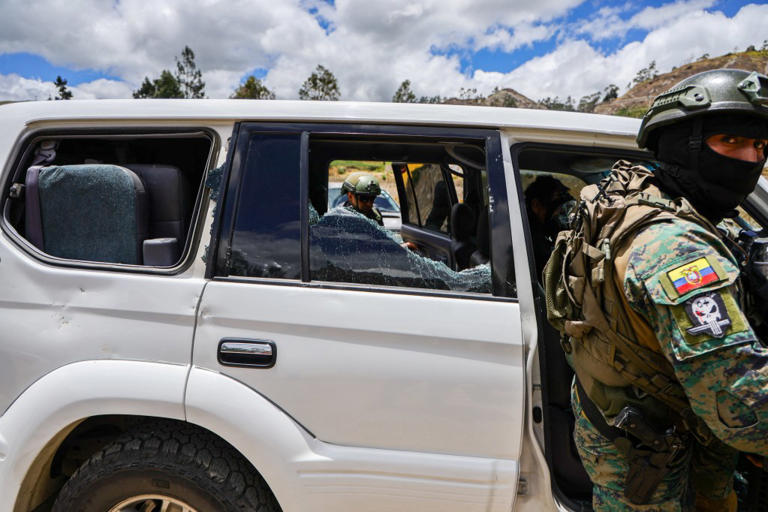Ecuador President Noboa’s motorcade attacked with rocks in alleged ...