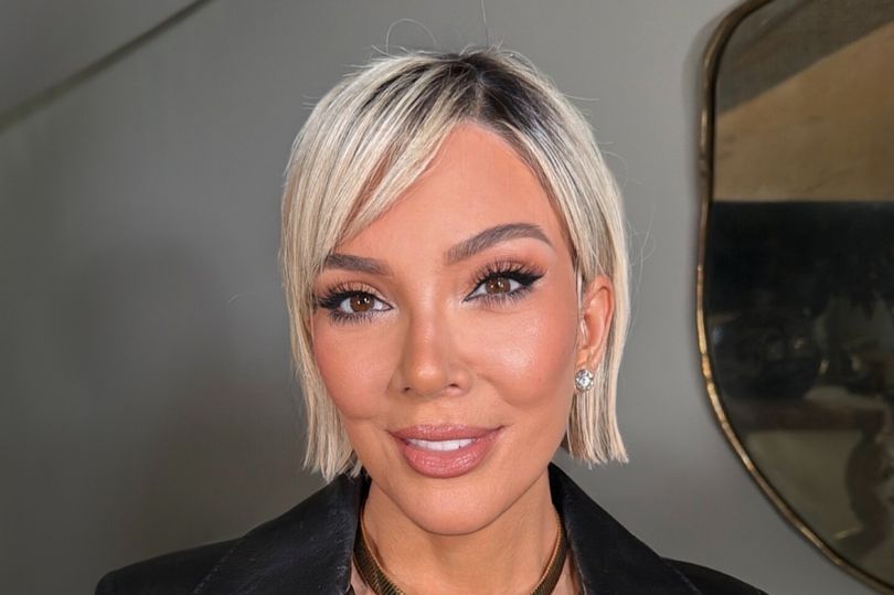 Kris Jenner debuts stunning platinum blonde hairdo as fans all say the ...