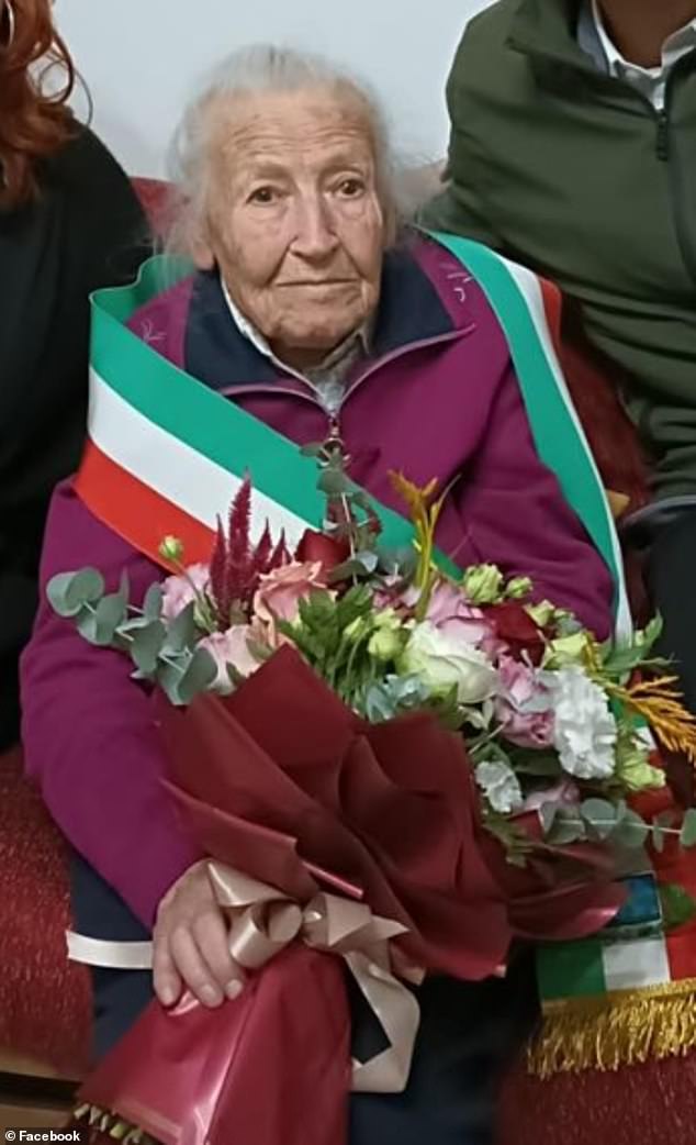 Woman celebrates 100th birthday then dies when her clothes catch fire ...
