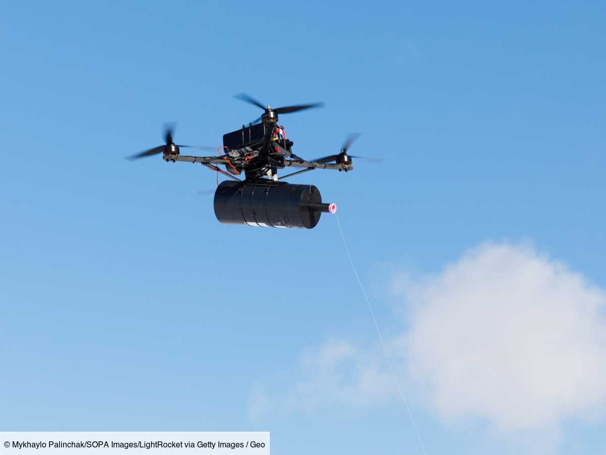 Ukraine: la Russie allonge la portée des drones FPV à fibre optique ...