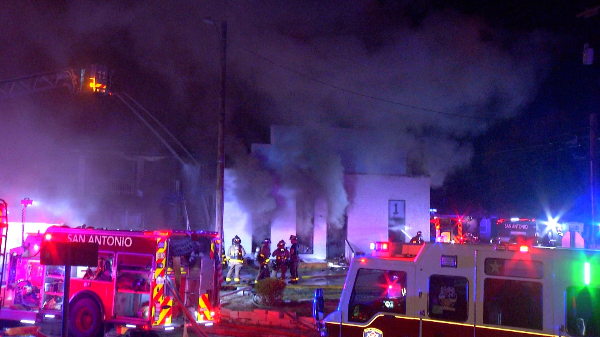 San Antonio firefighters work for hours to contain stubborn 'apartment ...