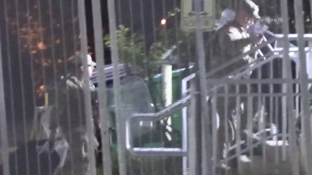 National Guard troops arrive at Broadview, Illinois ICE facility