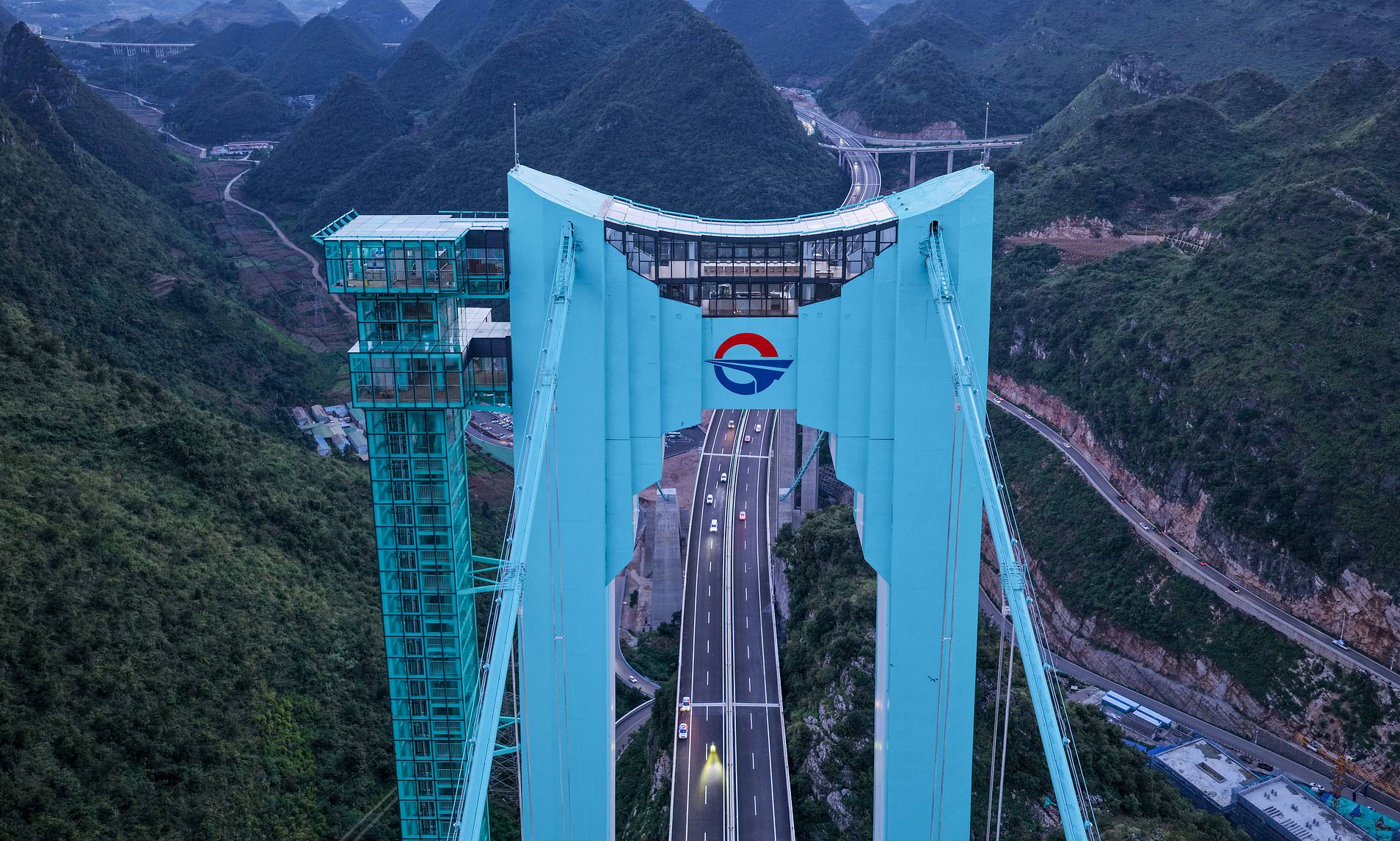 Nail-biting glass cafe opens at the top of the world's tallest bridge ...