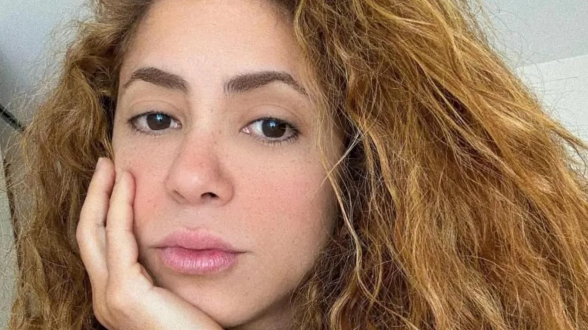 Shakira in nachtjapon: deze foto's roepen reacties op