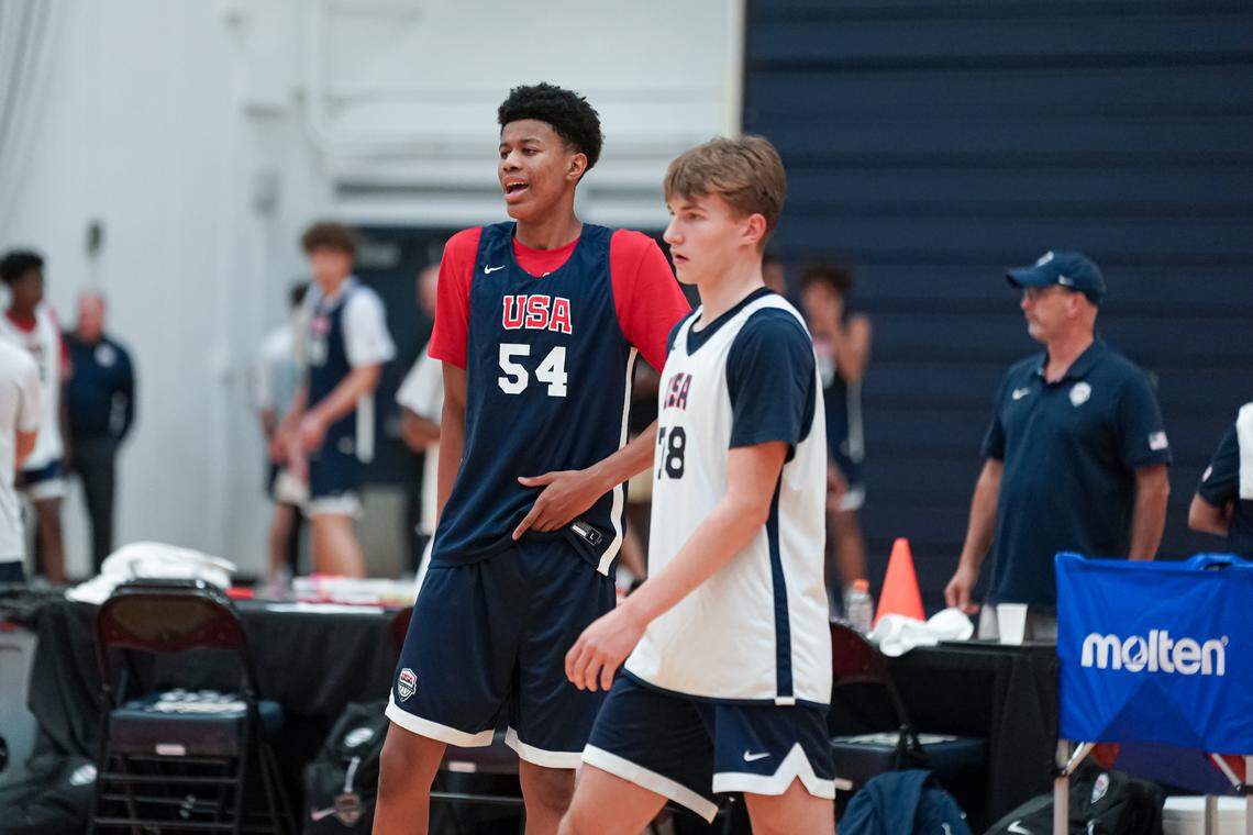 After reclassifying, this five-star recruit is taking a visit to UK ...