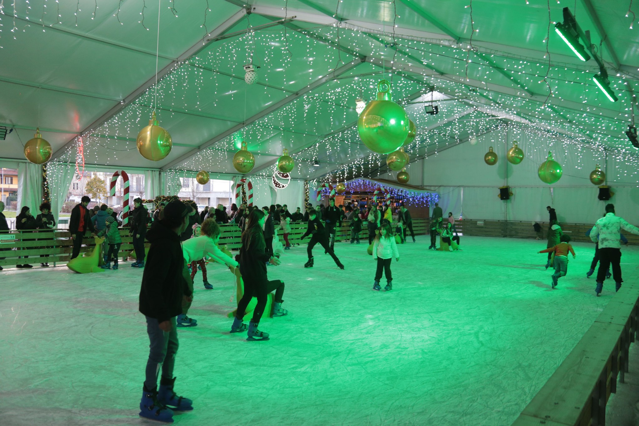 Giussano: il villaggio di Natale si allarga con cinque casette per i ...
