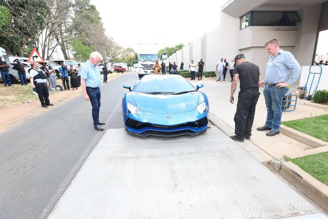 Inside the SIU's R820 million raid on Hangwani Maumela's luxury Sandton ...