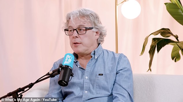 Alan Davies claims Jennifer Aniston 'tried to seduce him' but he ruined ...
