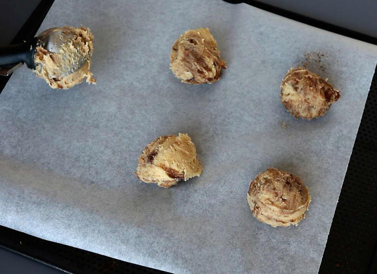 Cookies de canela tipo cinnamon rolls, tiernas, crujientes y muy aromáticas