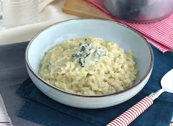 Roquefort risotto - the iconic italian rice dish with blue cheese