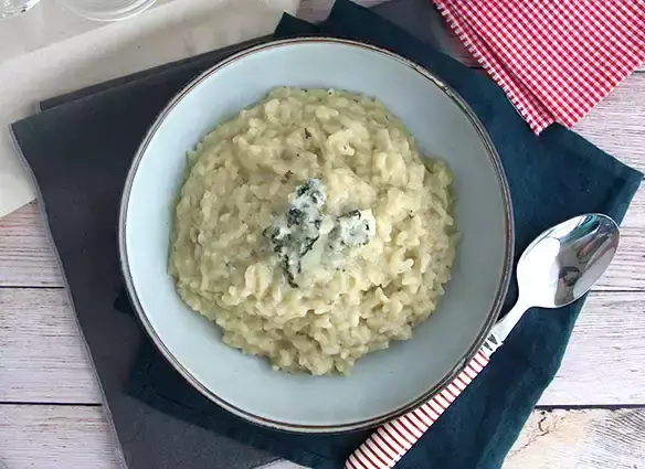 Roquefort risotto - the iconic italian rice dish with blue cheese