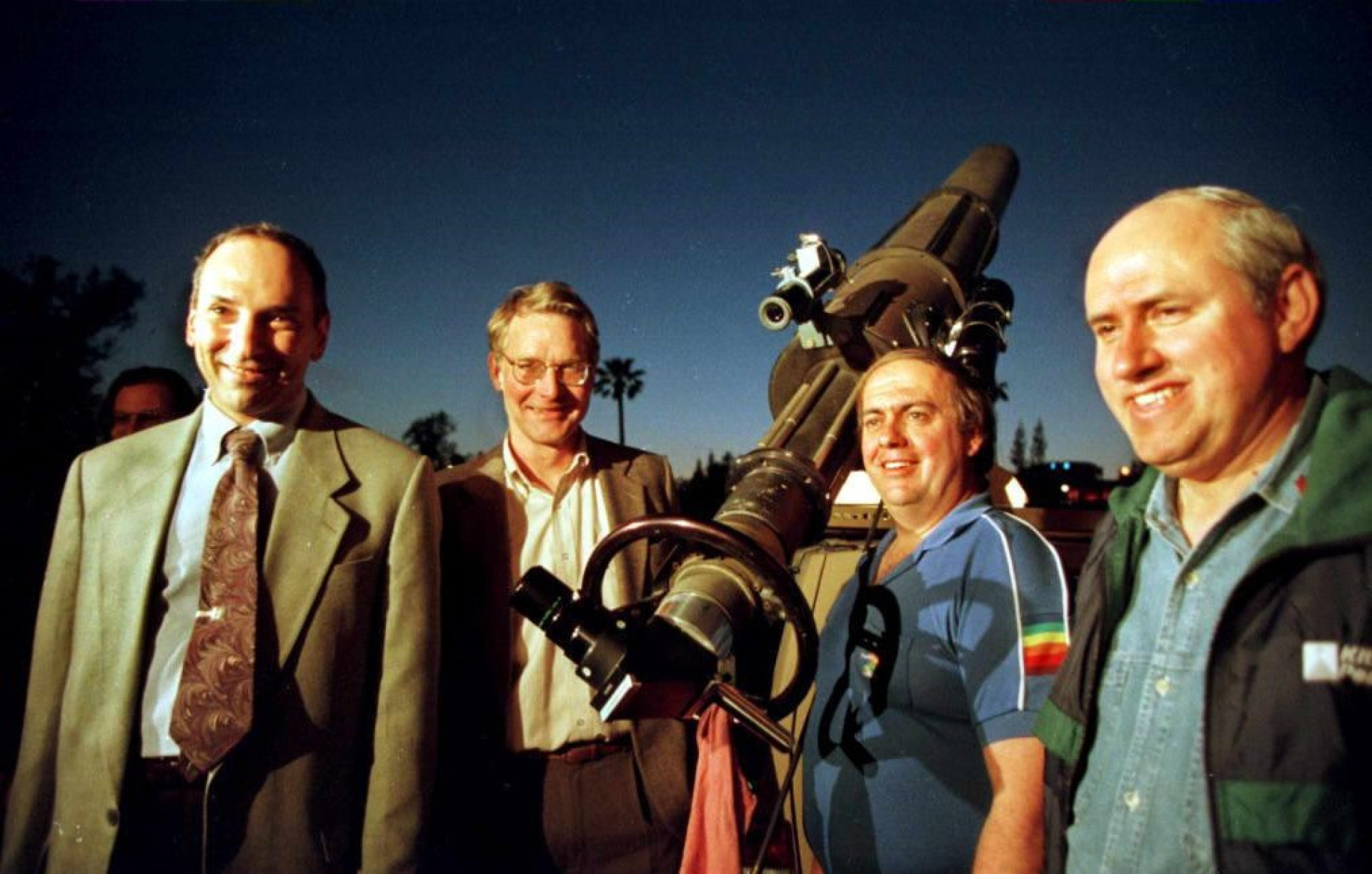 The '90s comet that inspired awe and a cult tragedy