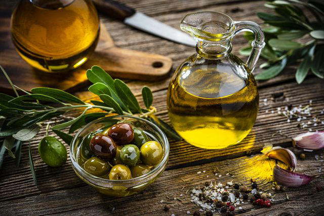 The #1 Cooking Oil for Heart Health, According to Registered Dietitians