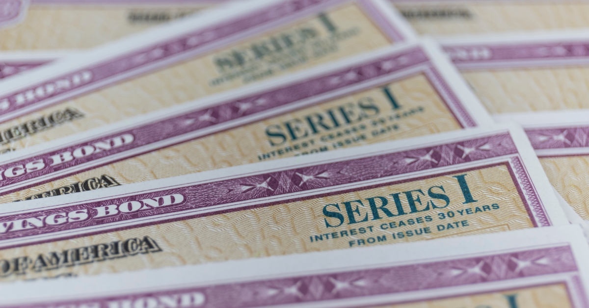 8 Pros and Cons of Investing in I Bonds (Are They Still a Good Investment?)