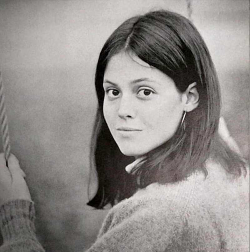 20 Yearbook Photos of Famous Actresses from the 1970s-1990s