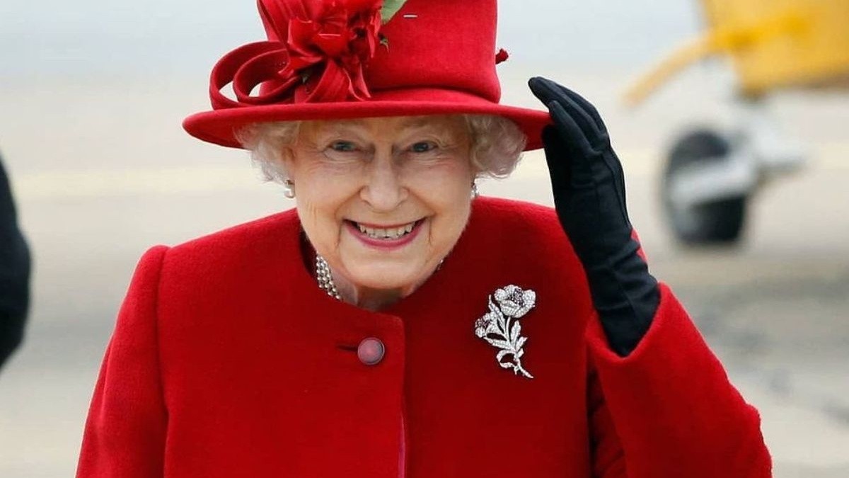 The Unwritten Rulebook: 10 Strict Orders Queen Elizabeth II Never ...