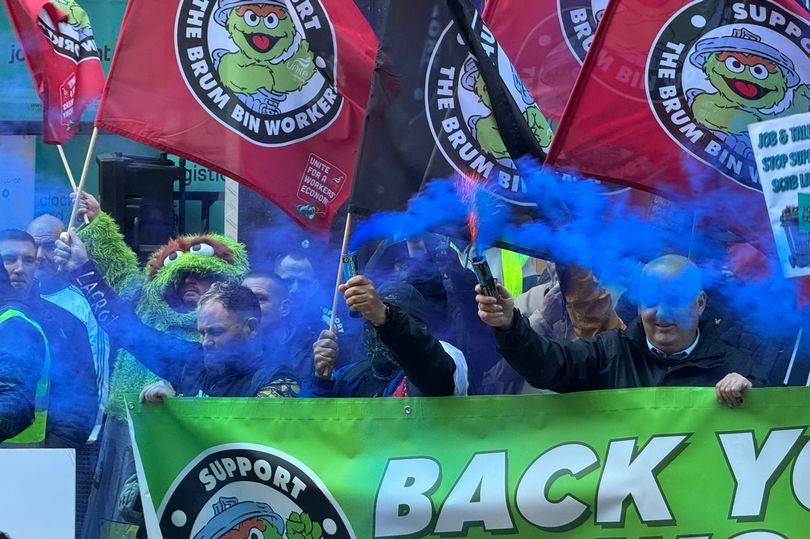 Birmingham bin strike union says council 'terrified' amid loud city ...