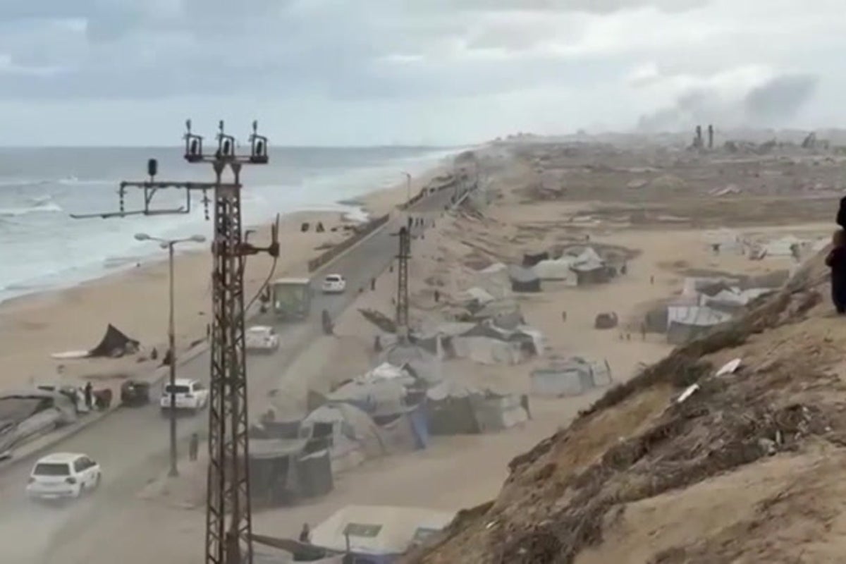 Red Cross convoy travels along Gaza coast in medical mission