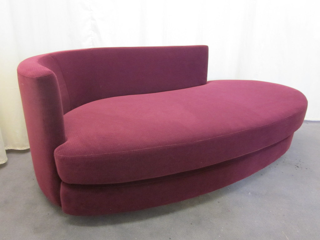 Soft Silhouettes: Curves in Sofas and Décor