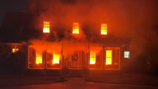 South Carolina couple's burning house Halloween decoration sparks 911 calls. Watch