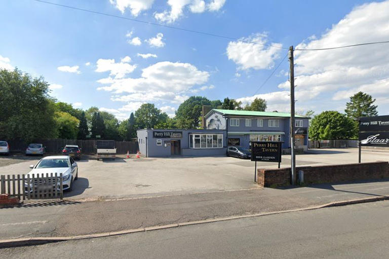 'Vandal hotspot' empty pub could be demolished for new homes after ...