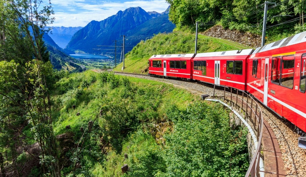 7 Train Rides in Italy That Are Pure Beauty