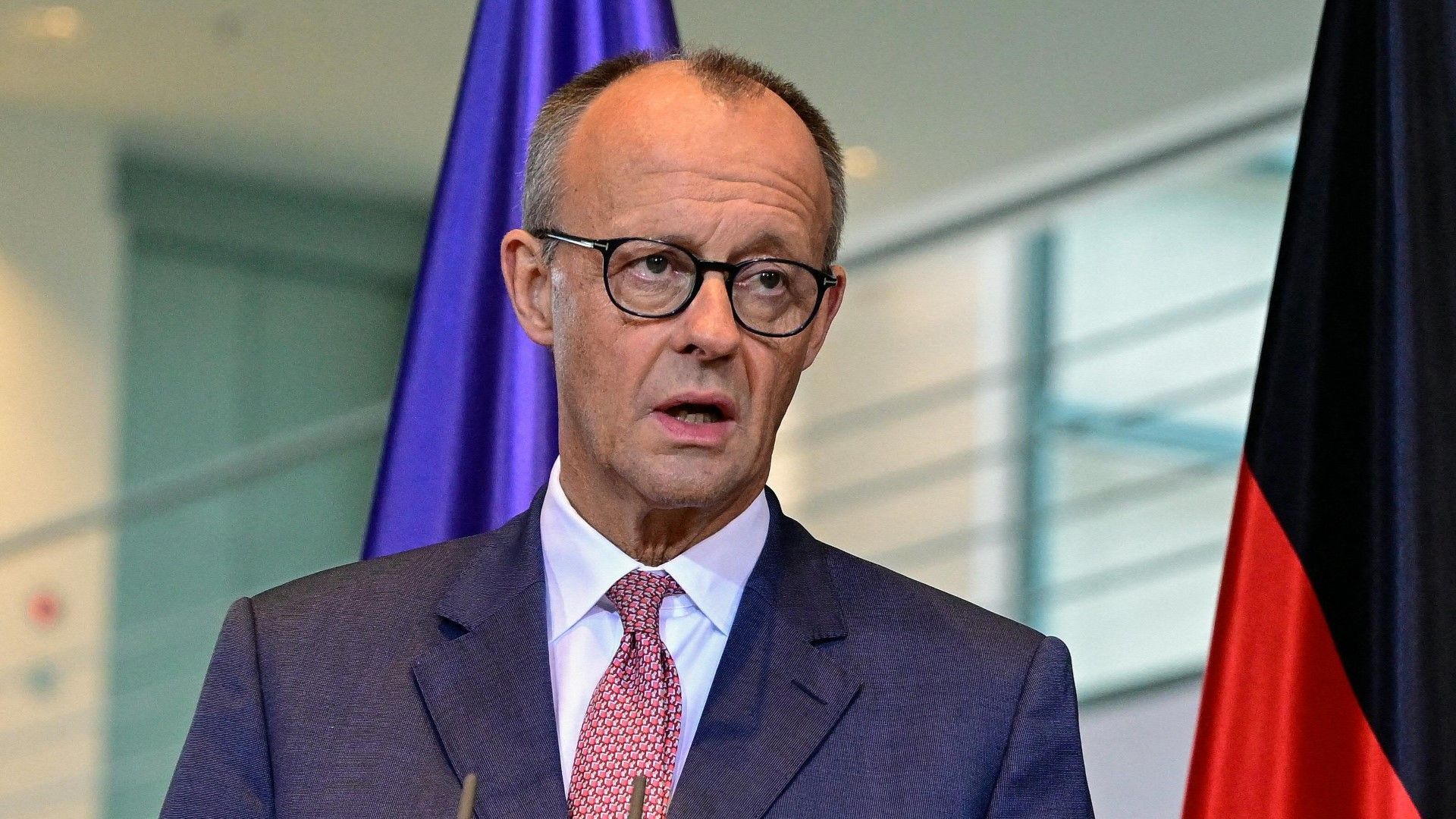 Merz nach Auto-Gipfel: "2035 darf es keinen harten Schnitt geben"