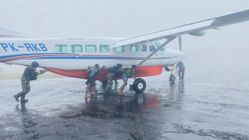 Satgas Korpasgat Bantu Pesawat Grand Caravan Milik AMA Lakukan Remain ...