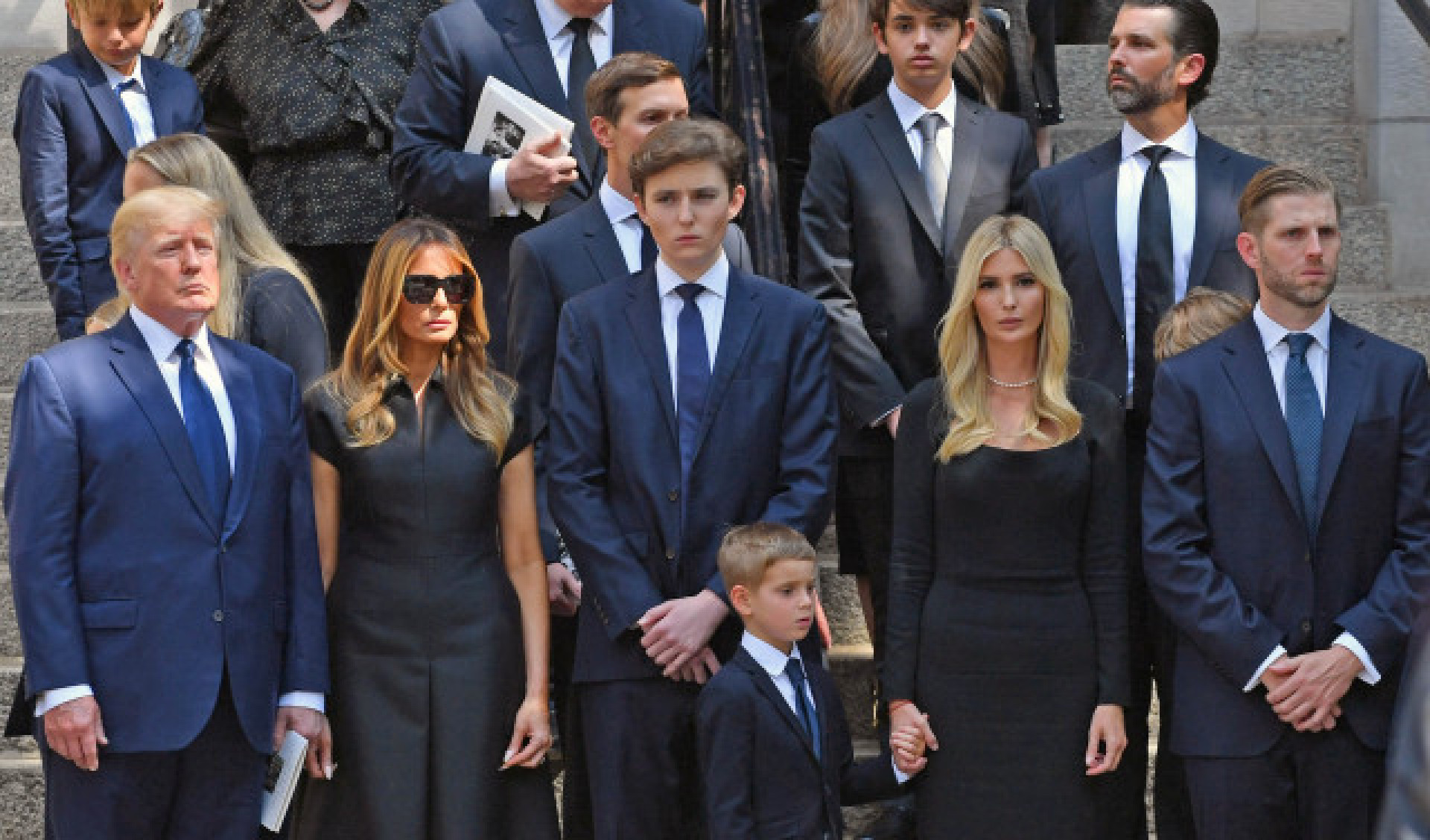 Waar de familie Trump hun fortuin aan besteedt