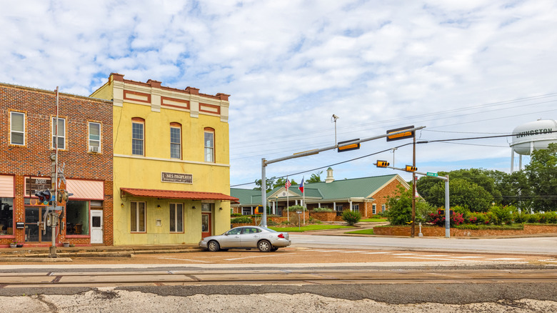 Texas' 'Jewel Of The Piney Woods' Is An Adorable Small Town With Shops ...