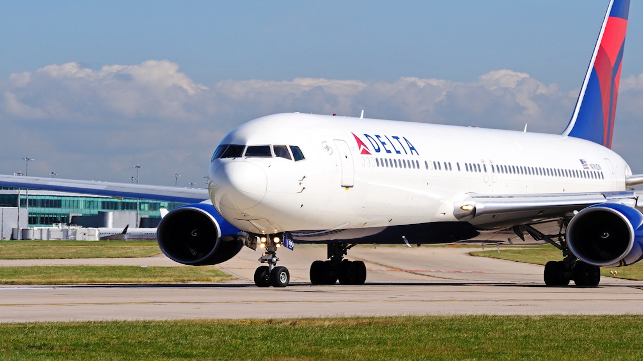United Airlines just shattered Delta's "on-time machine" dynasty—new ...