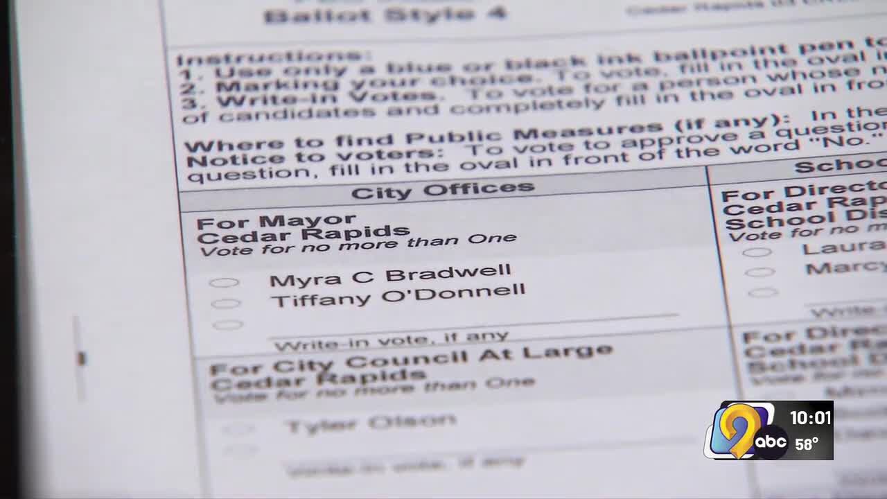 Iowa officials warn voters about fraudulent texts as early voting begins