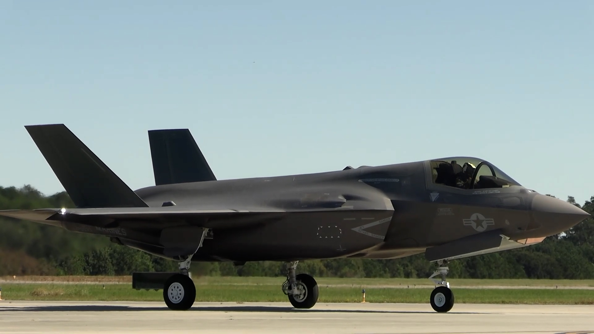 VMFA-533 receives their first F-35B Lightning II jet