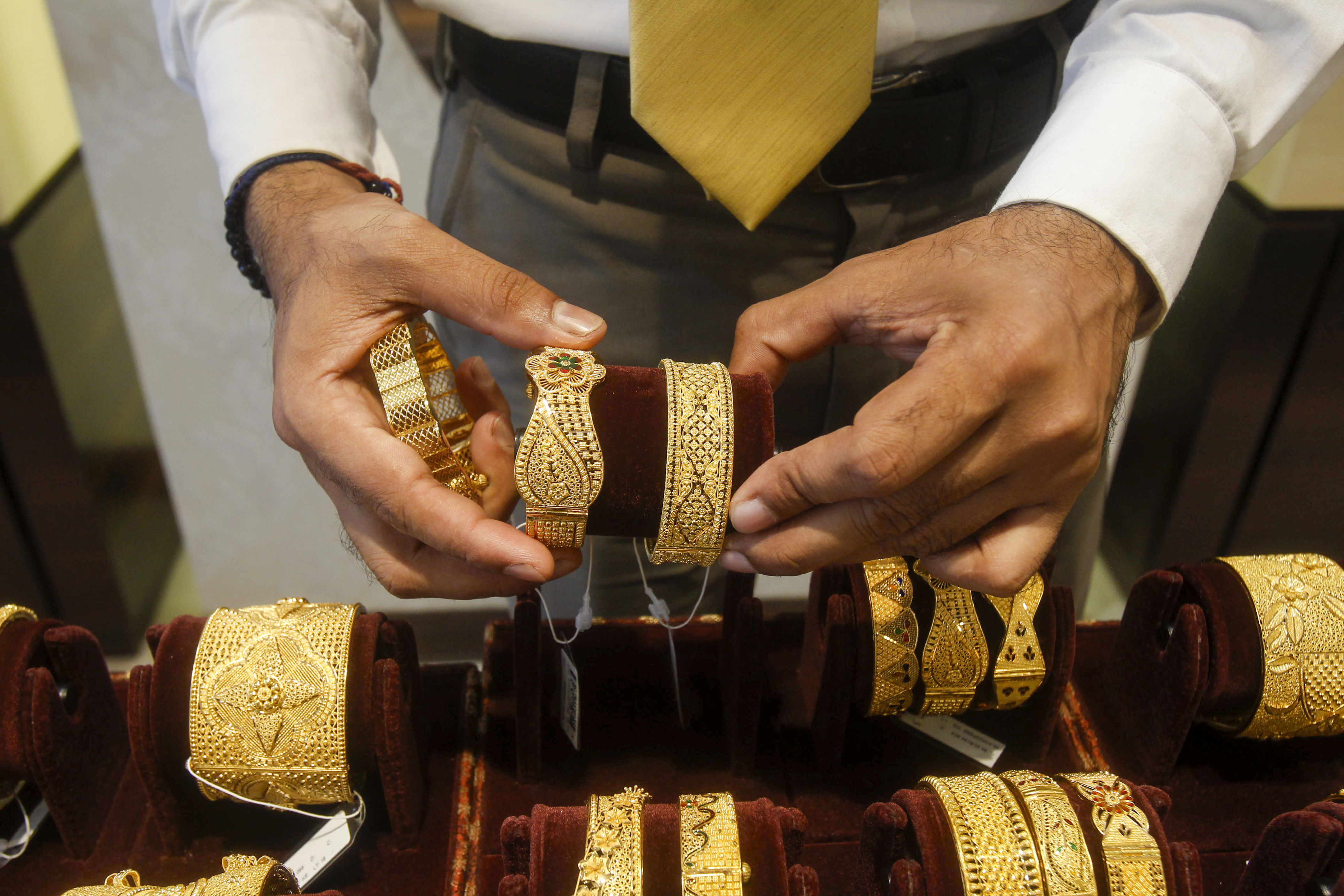 Gold futures shatter Rs 1.5 lakh/10g barrier; silver hits record Rs 3. ...