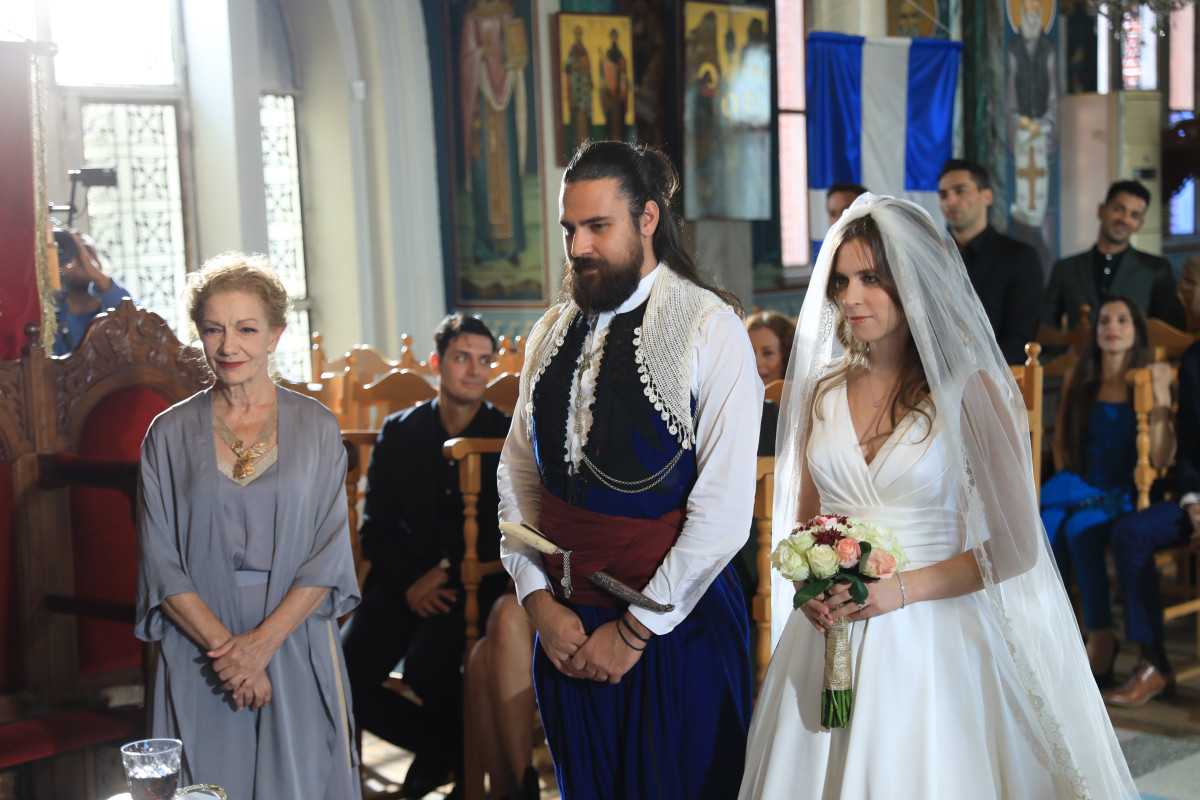 Η γη της ελιάς: Ο κρητικός γάμος του Παυλή και της Δάφνης μέσα από 26 ...