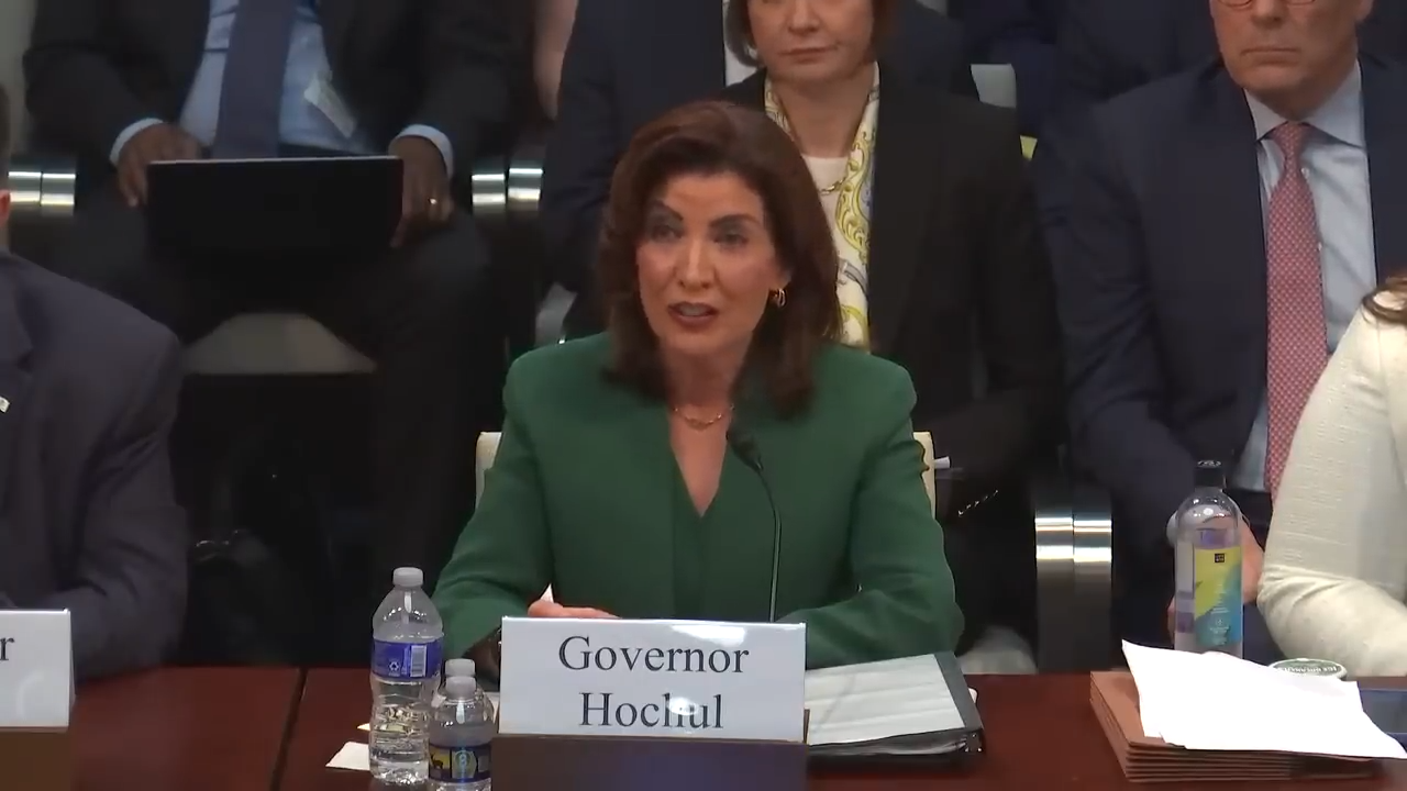 'Going After The Viral Moment': Gov. Kathy Hochul Calls Out Noisy GOP ...