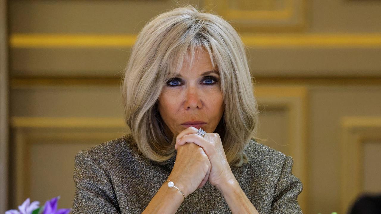 "Mes proches en souffrent" : Brigitte Macron brise le silence sur les attaques qu’elle subit
