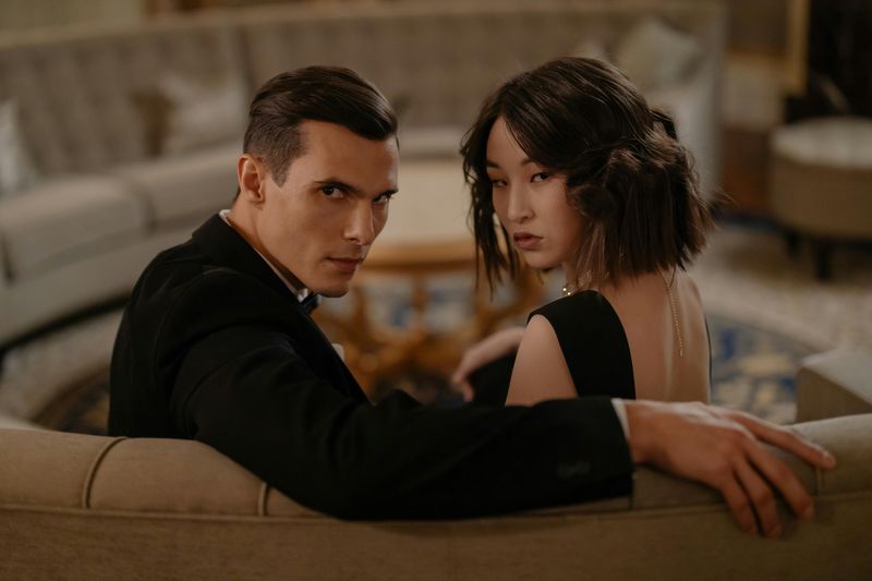 10 Psychological Reasons Women Attract Emotionally Unavailable Men