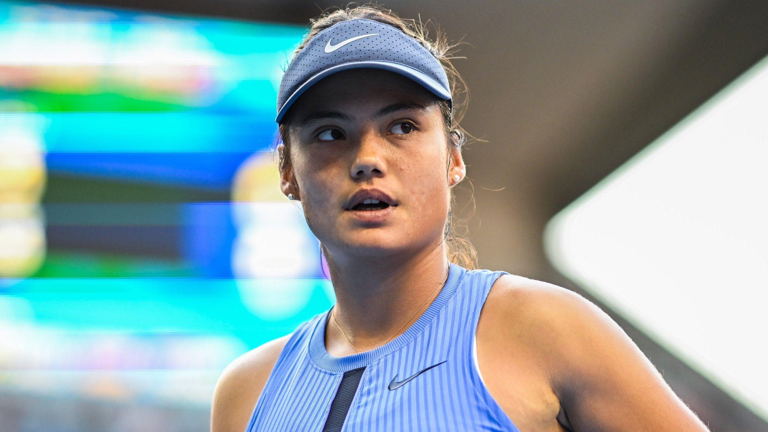 Raducanu ends season and will keep coach for 2026