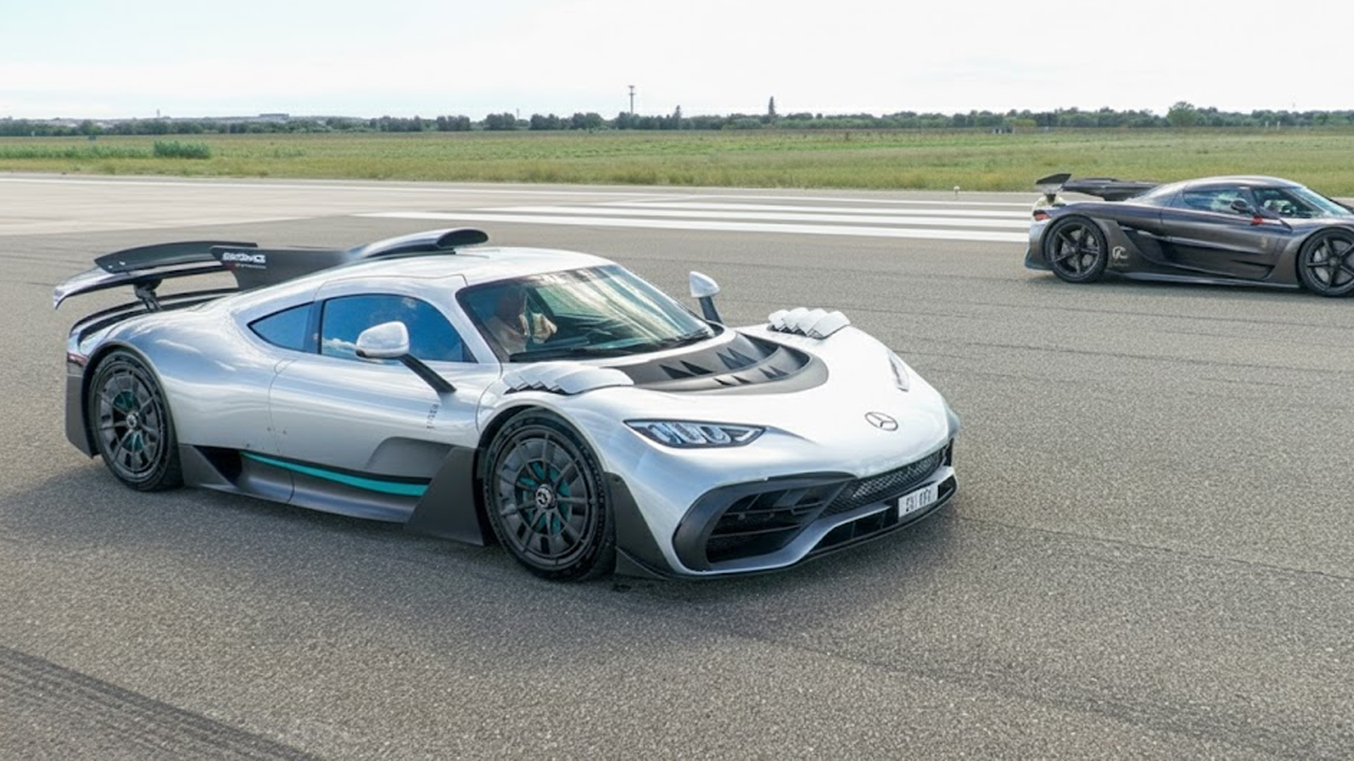 Hypercar drag races AMG One Jesko T50 Zonda SV